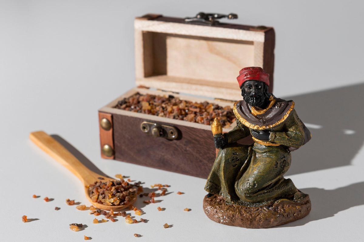 Oud: The Timeless Luxury Scent That Tells a Story – Moj Perfumes